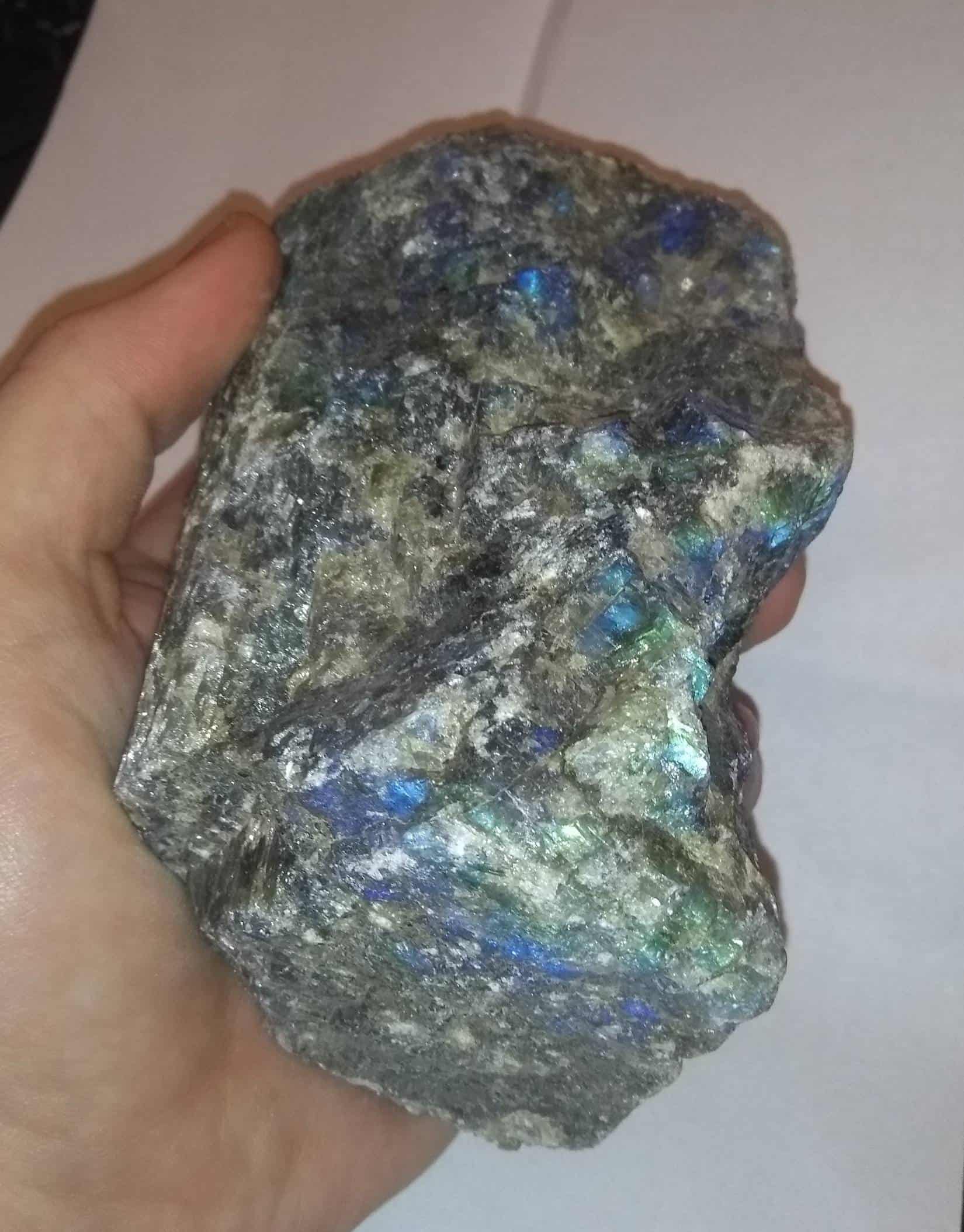 Rough Labradorite - Buy rough Labradorite pieces Online - UK Minerals
